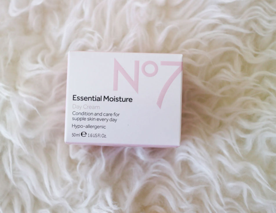 No7 Essential Moisture Day Cream - 50ml - SKINCARE SHOP