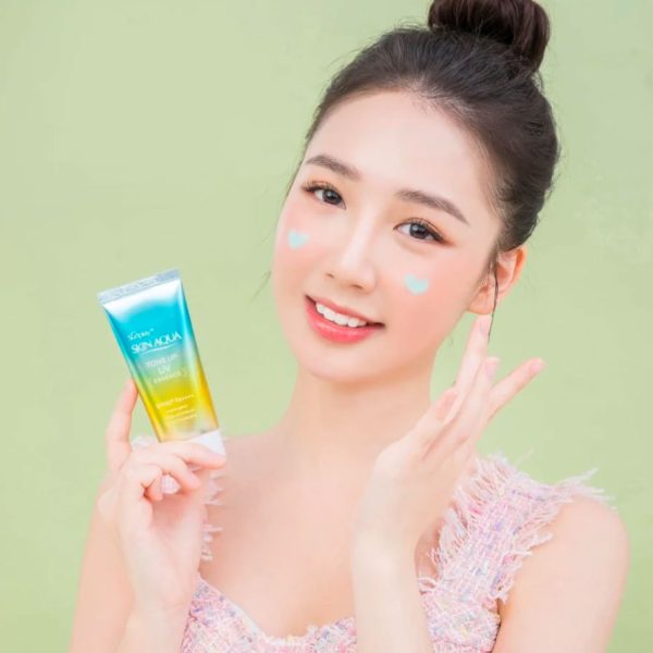 Skin Aqua Tone Up UV Essence SPF50+ PA++++ 80g Mint - SKINCARE SHOP
